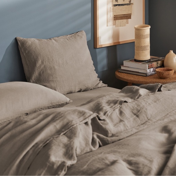 Parachute | Bedding | Parachute Home Fawn Linen Fitted Sheet Size Full ...